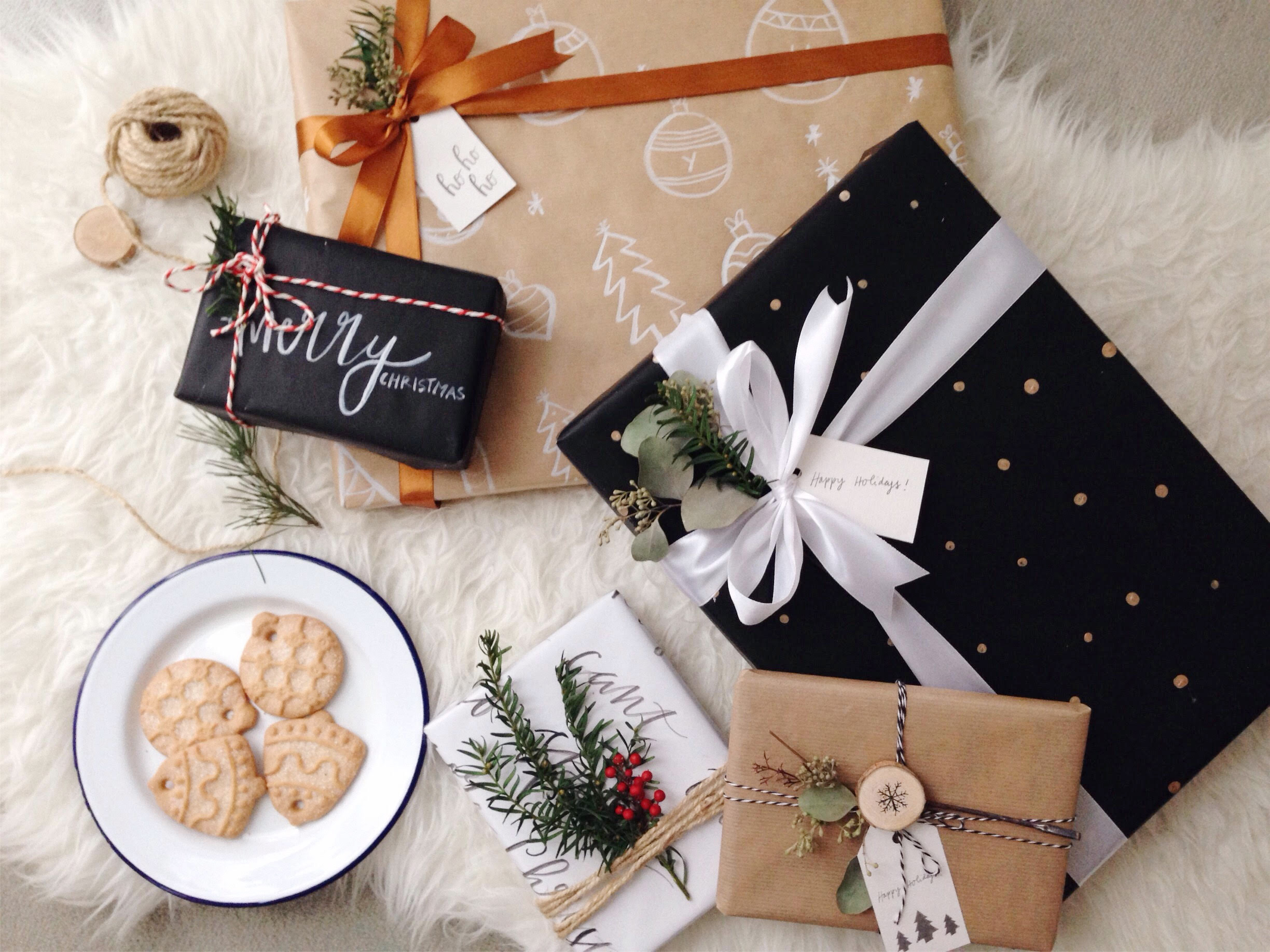 Complimentary Gift Wrapping | Fox Meadow Country Club | 2019-12-12